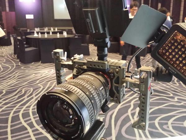 First dedicated Sony a7R II cage from Varavon spotted online - Newsshooter