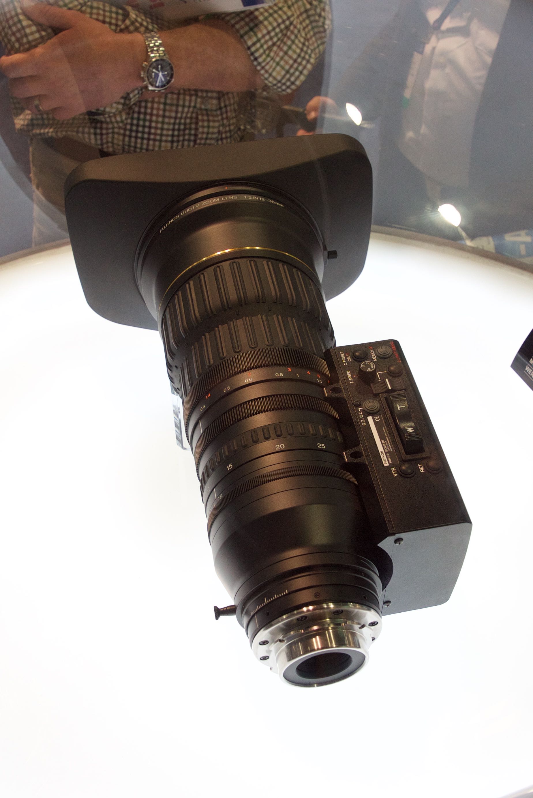 NAB 2016: Fujinon show their 8K 12-36mm T3.1 PL zoom lens - Newsshooter