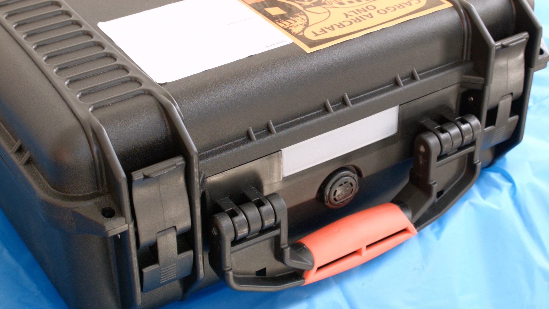 Cinegear 2016: Blueshape battery flight cases - Newsshooter