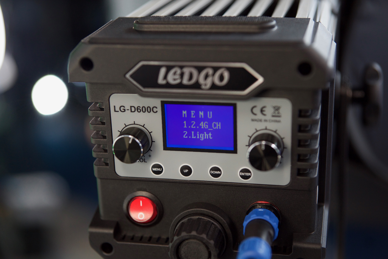 Interbee 2016: LEDGO LG-D600C Compact LED Fresnel Light - Newsshooter