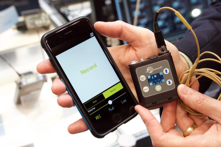 Interbee 2016: Hands on with Lectrosonic's tiny PDR audio recorder with timecode sync - Newsshooter