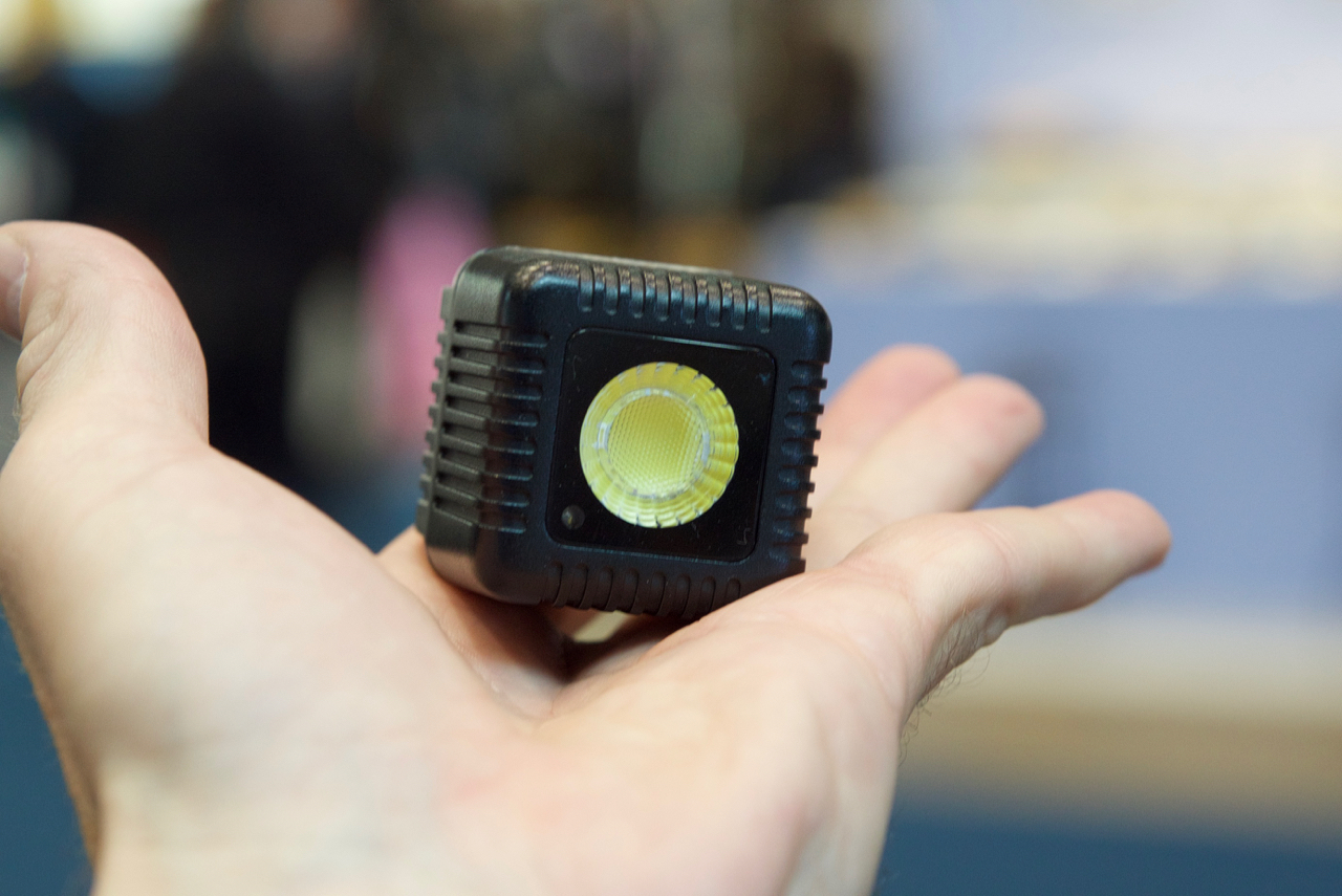 Interbee 2016: LUME CUBE and LIFE LITE - Tiny portable LED lights with ...