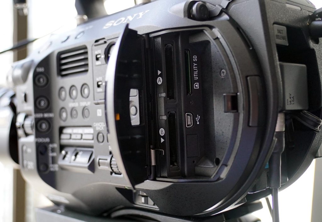 Sony introduce FS7 II with electronic variable ND, locking E-mount and higher price - Newsshooter