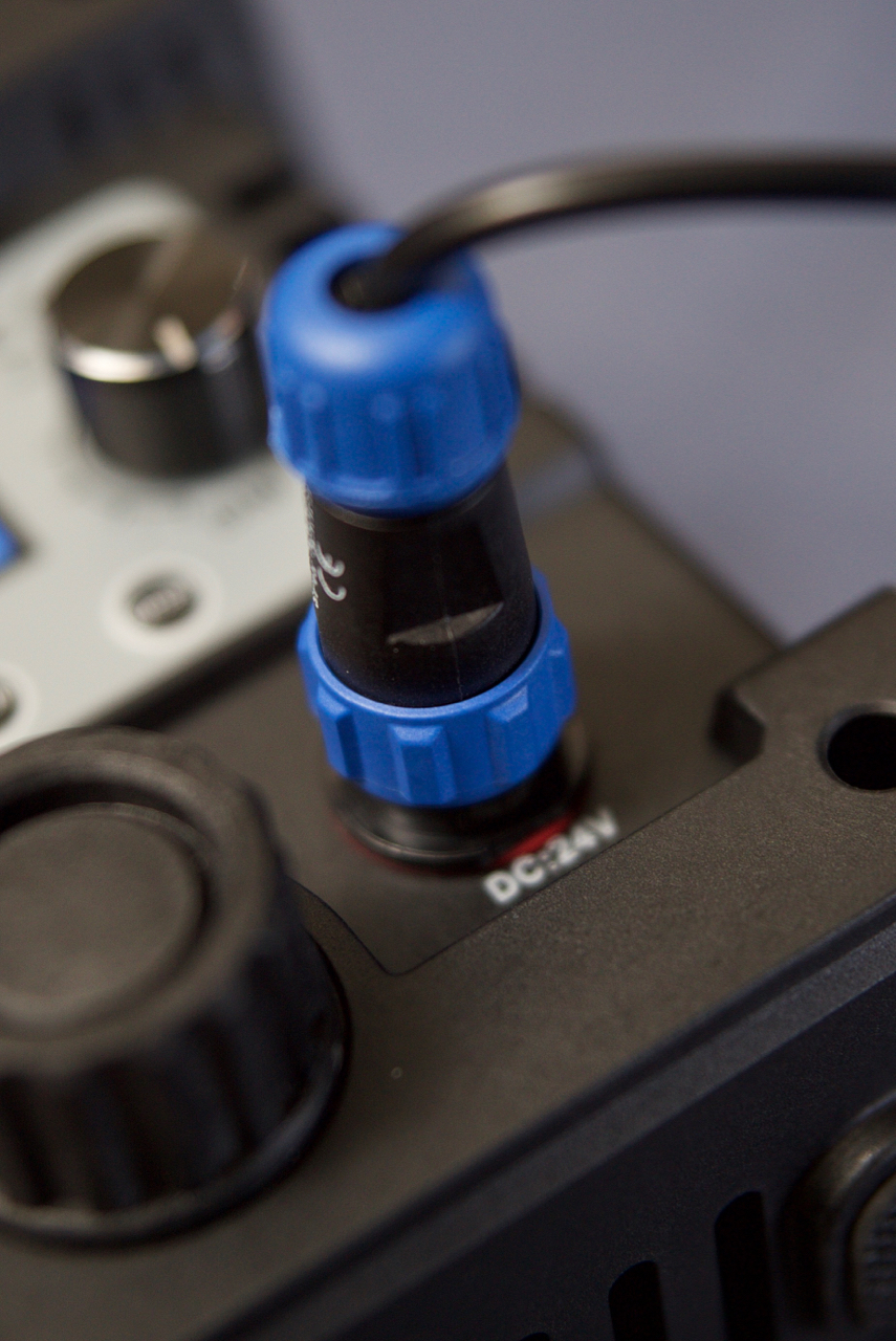 LEDGO LG-D600C bi-colour LED fresnel light - review - Newsshooter