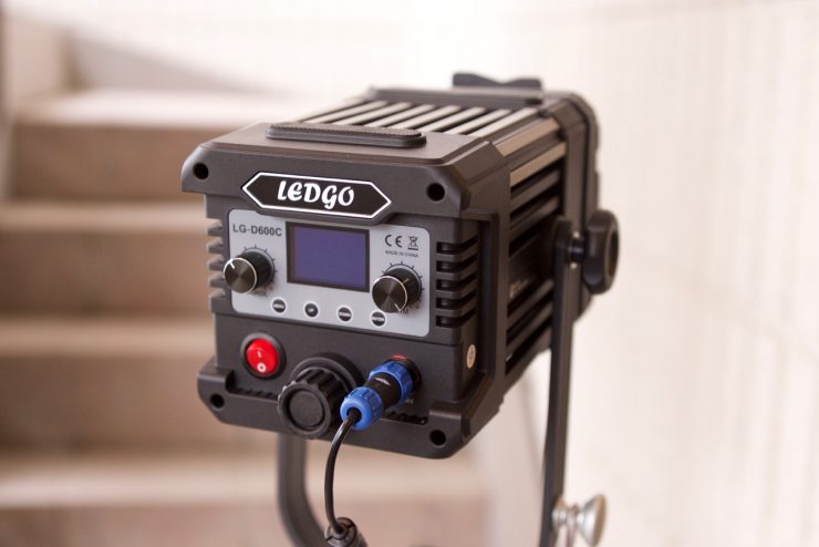 LEDGO LG-D600C bi-colour LED fresnel light - review - Newsshooter