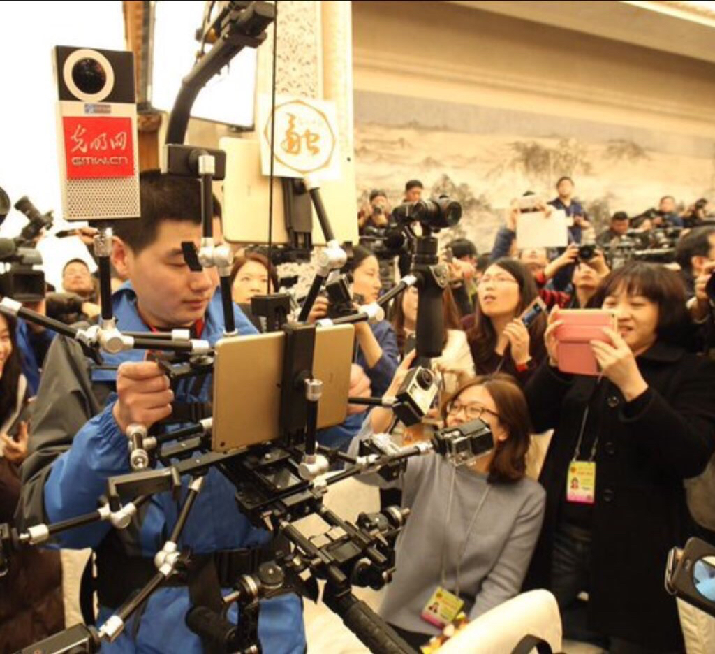 Shoulderpod smartphone rigs for the mobile journalist - Newsshooter