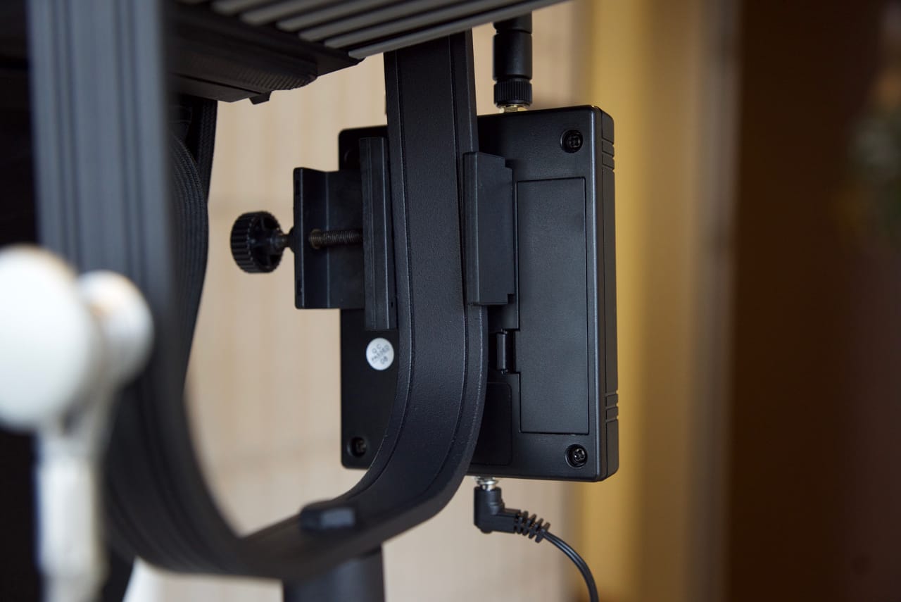 LEDGO LG-D600C bi-colour LED fresnel light - review - Newsshooter