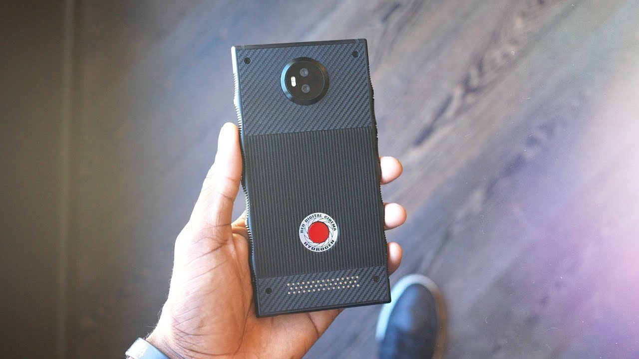 RED Hydrogen One prototype: MKBHD gets a first look - Newsshooter