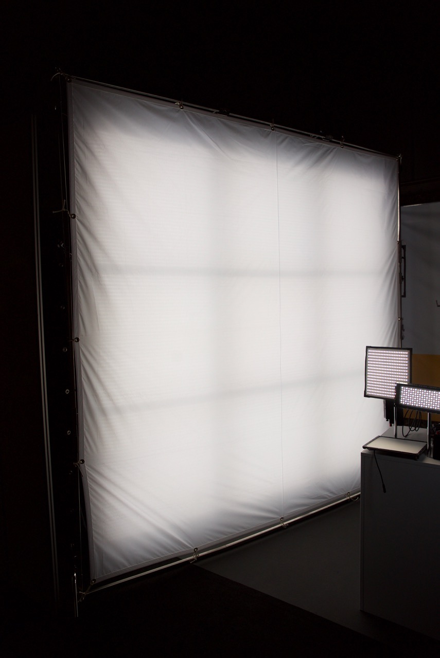 Aladdin large flexible LED panel light – IBC 2017 - Newsshooter