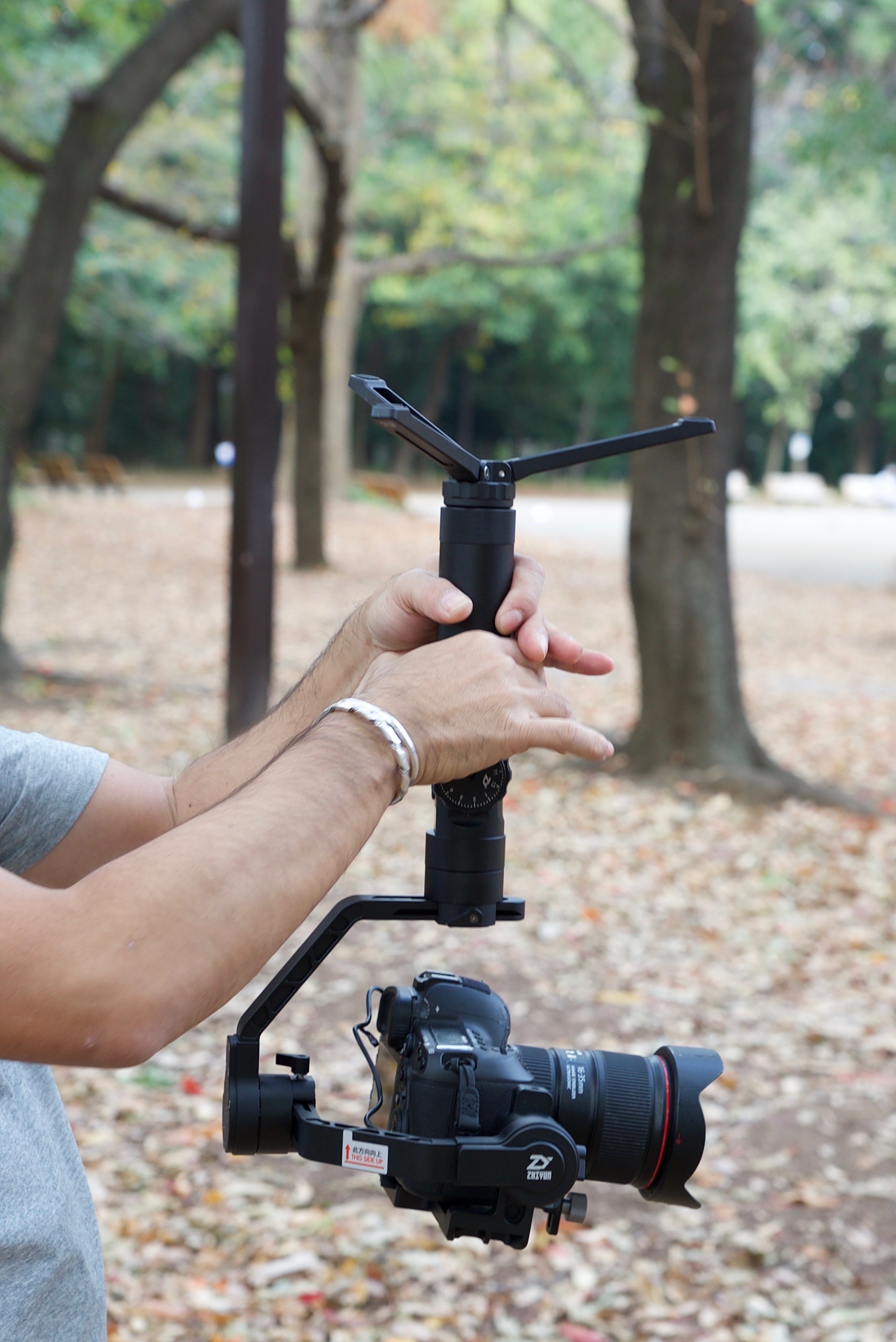 Zhiyun-Tech Crane 2 – 3-axis handheld stabilizer with integrated follow ...