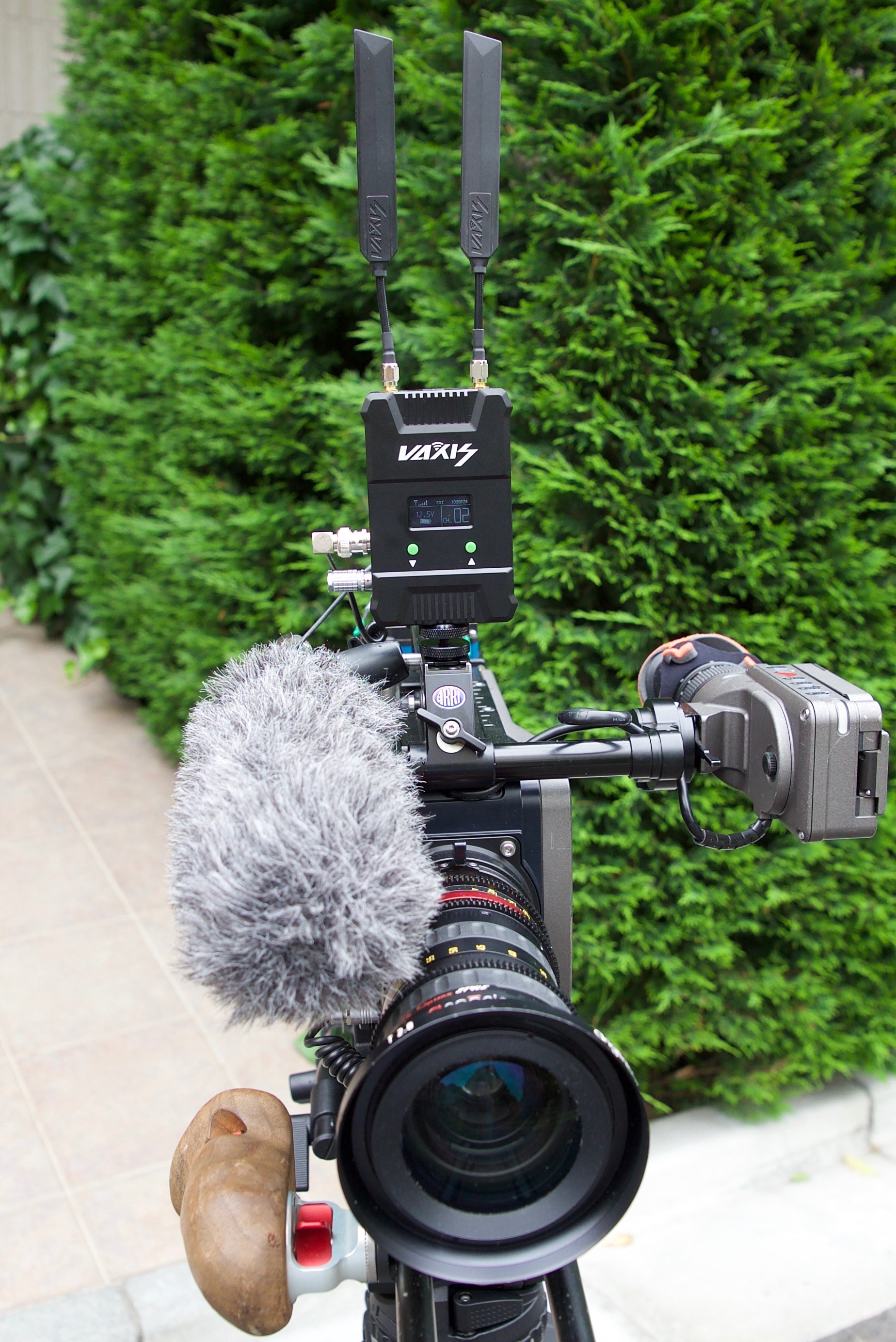 Hands-on Vaxis Storm 500ft+ Review: Plug & Play Wireless Video ...