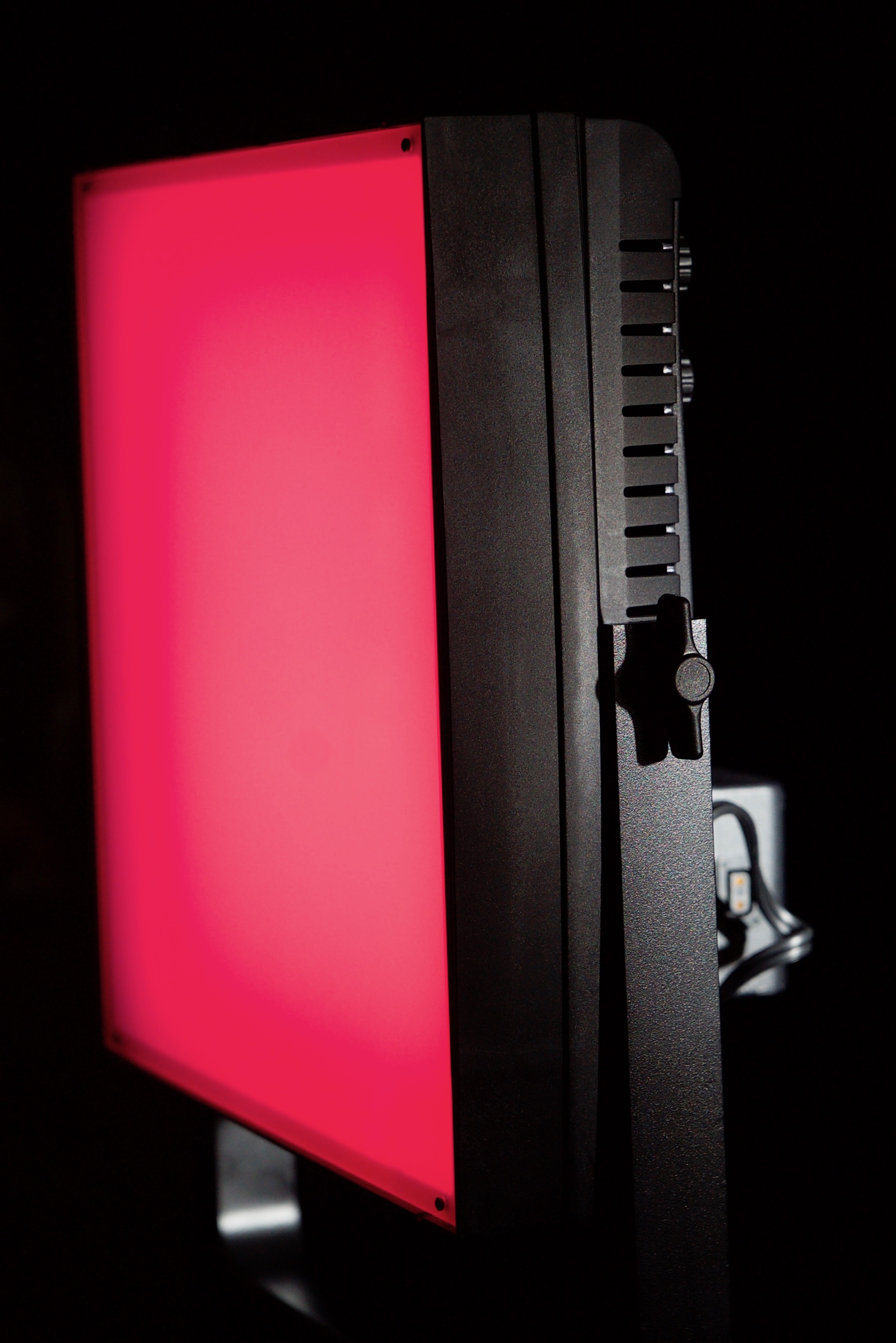 Hands-on Review: Lupo Superpanel Full Color 30 Soft - Newsshooter