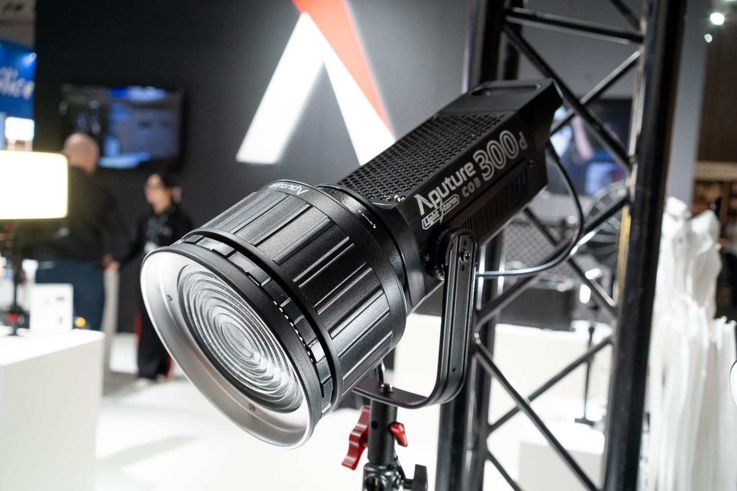 Aputure fresnel on 120d II - Newsshooter