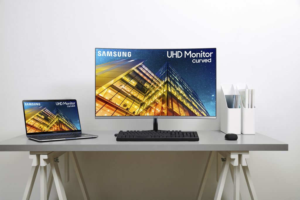Samsung super ultra-wide 49-inch CRG9 monitor - Newsshooter