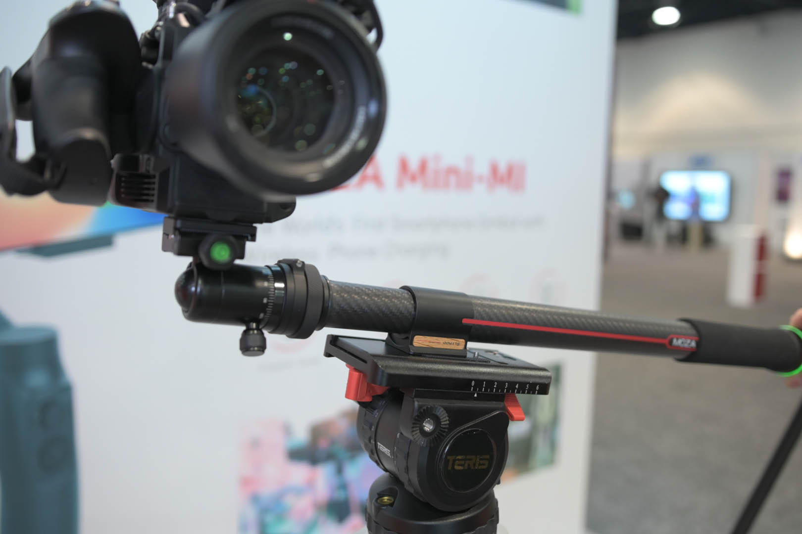 First look at the Moza Slypod – the world’s first motorized monopod ...