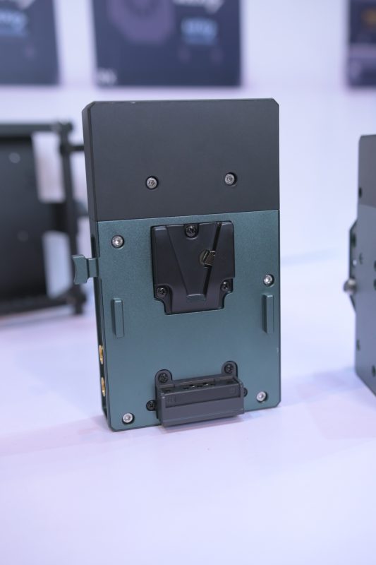 Vaxis new Wireless Video Units first look - Newsshooter