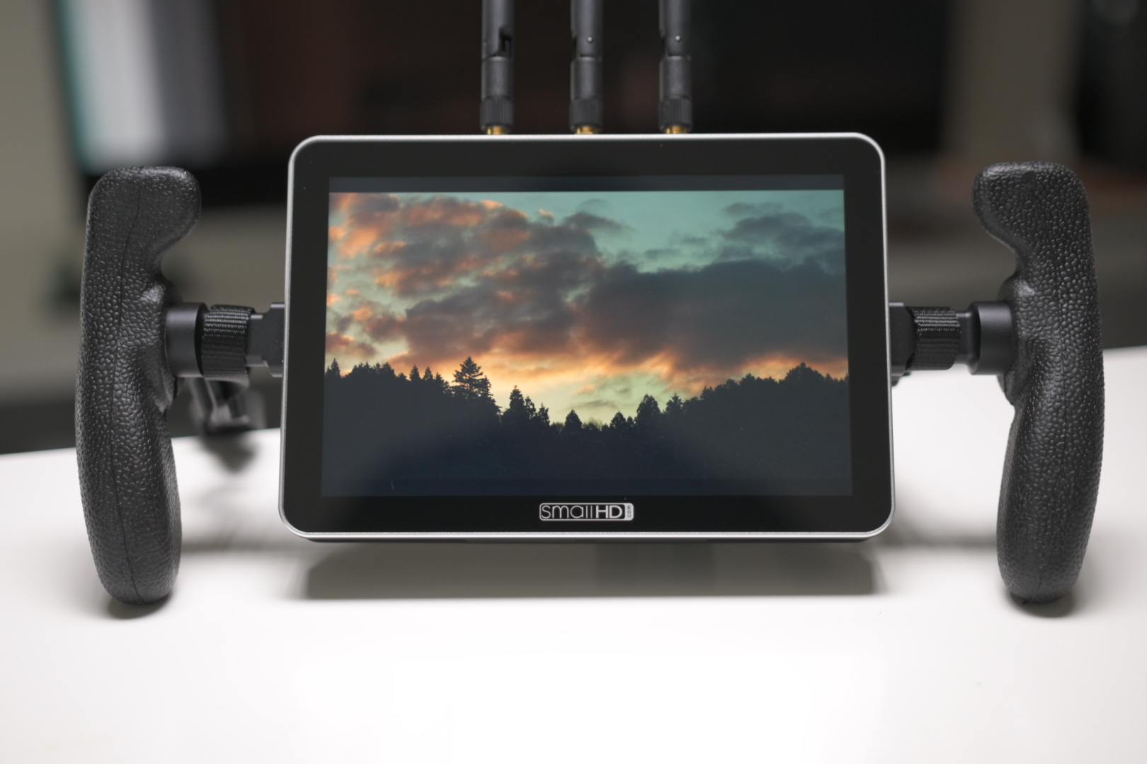 SmallHD FOCUS 7 Bolt 500 RX Review - Newsshooter