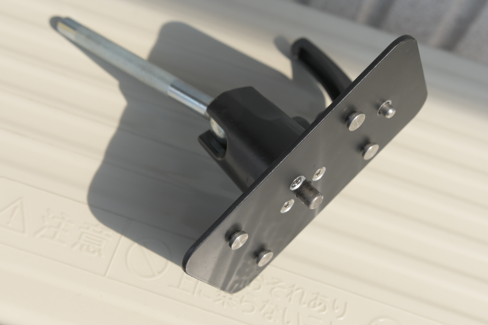 Mat Mounts - a clever solution for mounting flexible LED lights ...