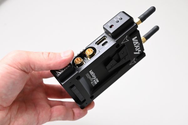 Vaxis Storm 3000 Dual V-lock TX Review - Newsshooter