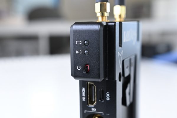Vaxis Storm 3000 Dual V-lock TX Review - Newsshooter