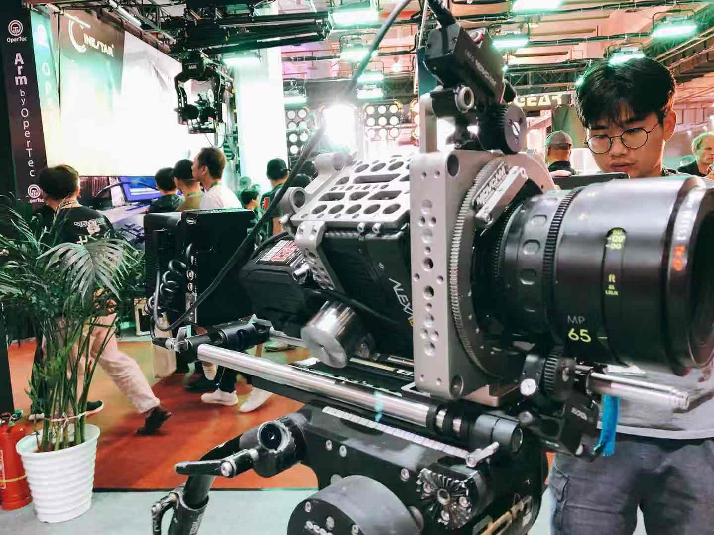 Movcam Camera Roll System - Newsshooter