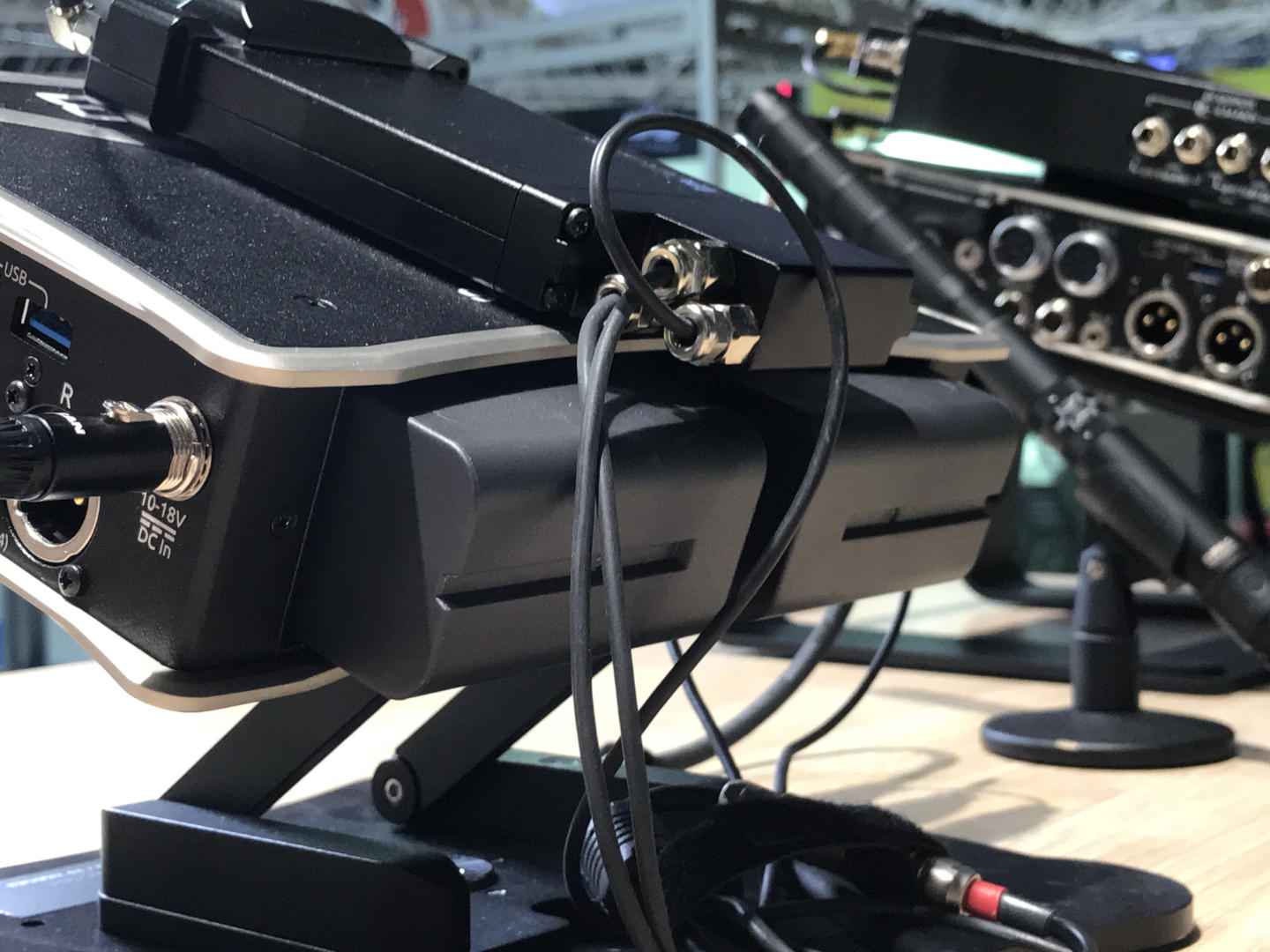 Sound Devices 833 mixer/recorder - Newsshooter
