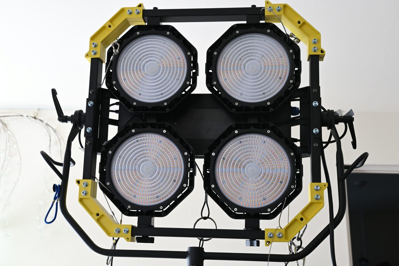 Lightstar Lightman LUXED-4-LM Review - Newsshooter