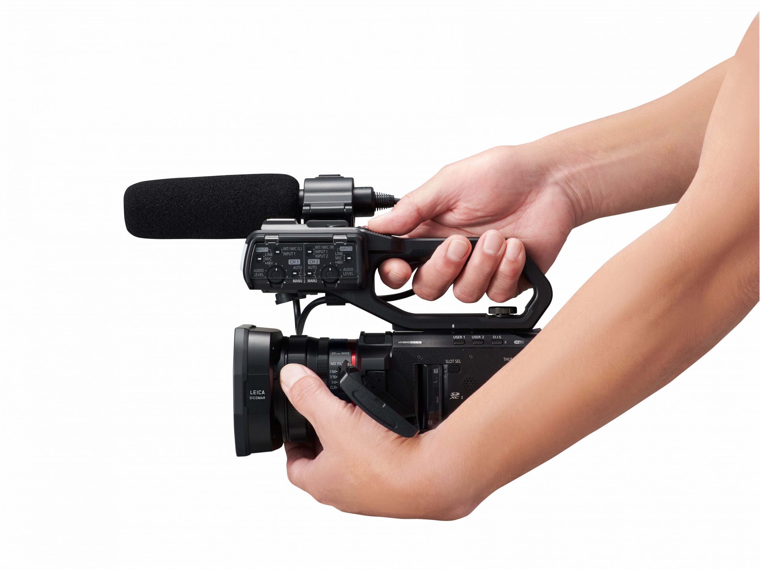 Panasonic CX10 X2000 hand 2 - Newsshooter