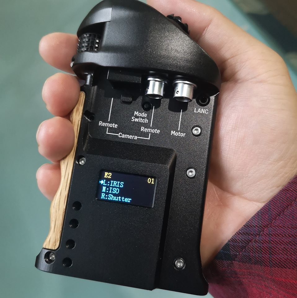 Portkeys introduces a multi-functional camera handgrip - Newsshooter