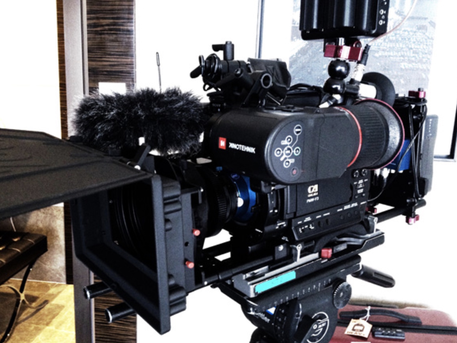 Kinotehnik LCDVF BM5 optical viewfinder review - Newsshooter