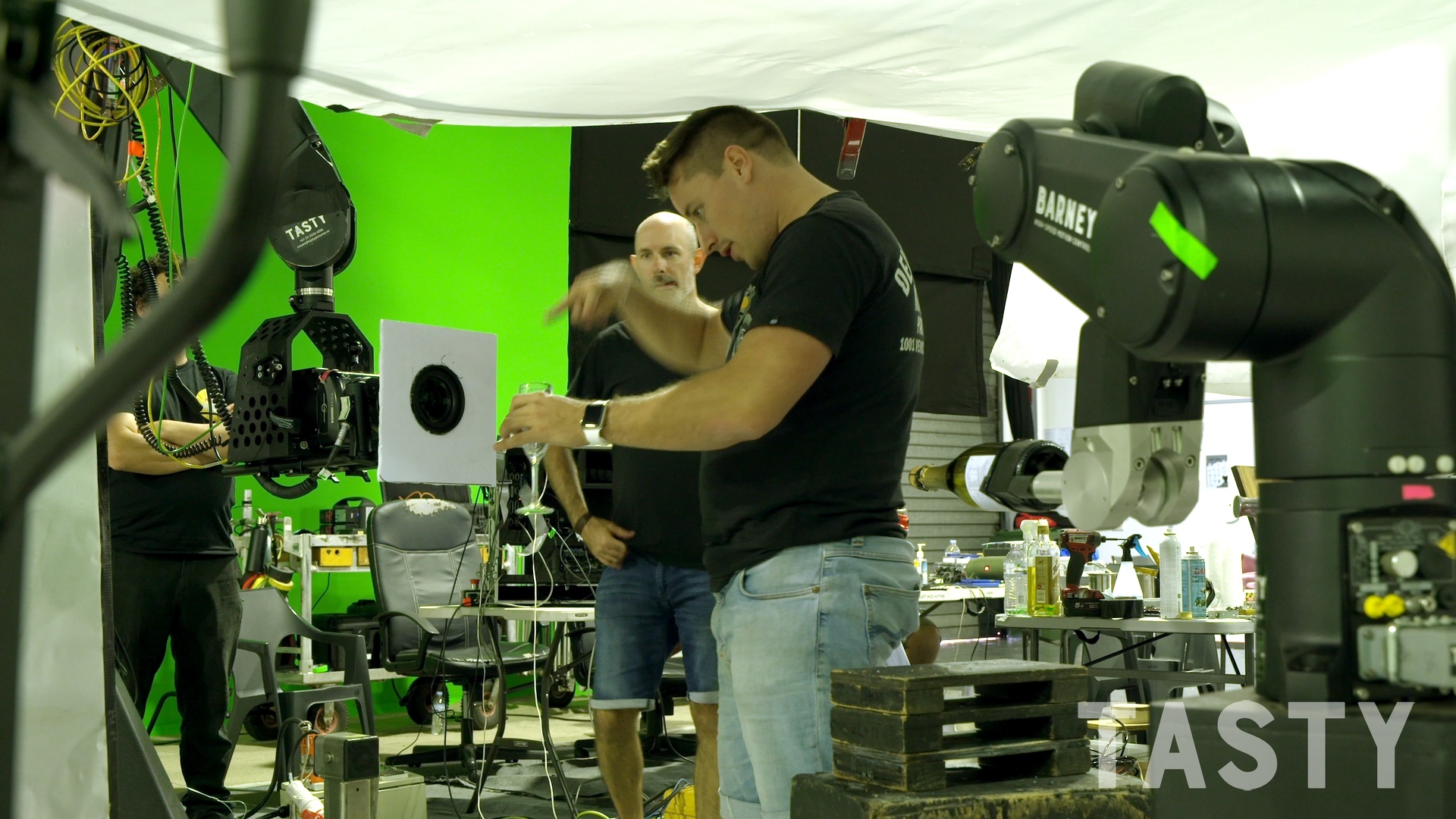 Shooting at 1400fps with the use of Robots - Newsshooter