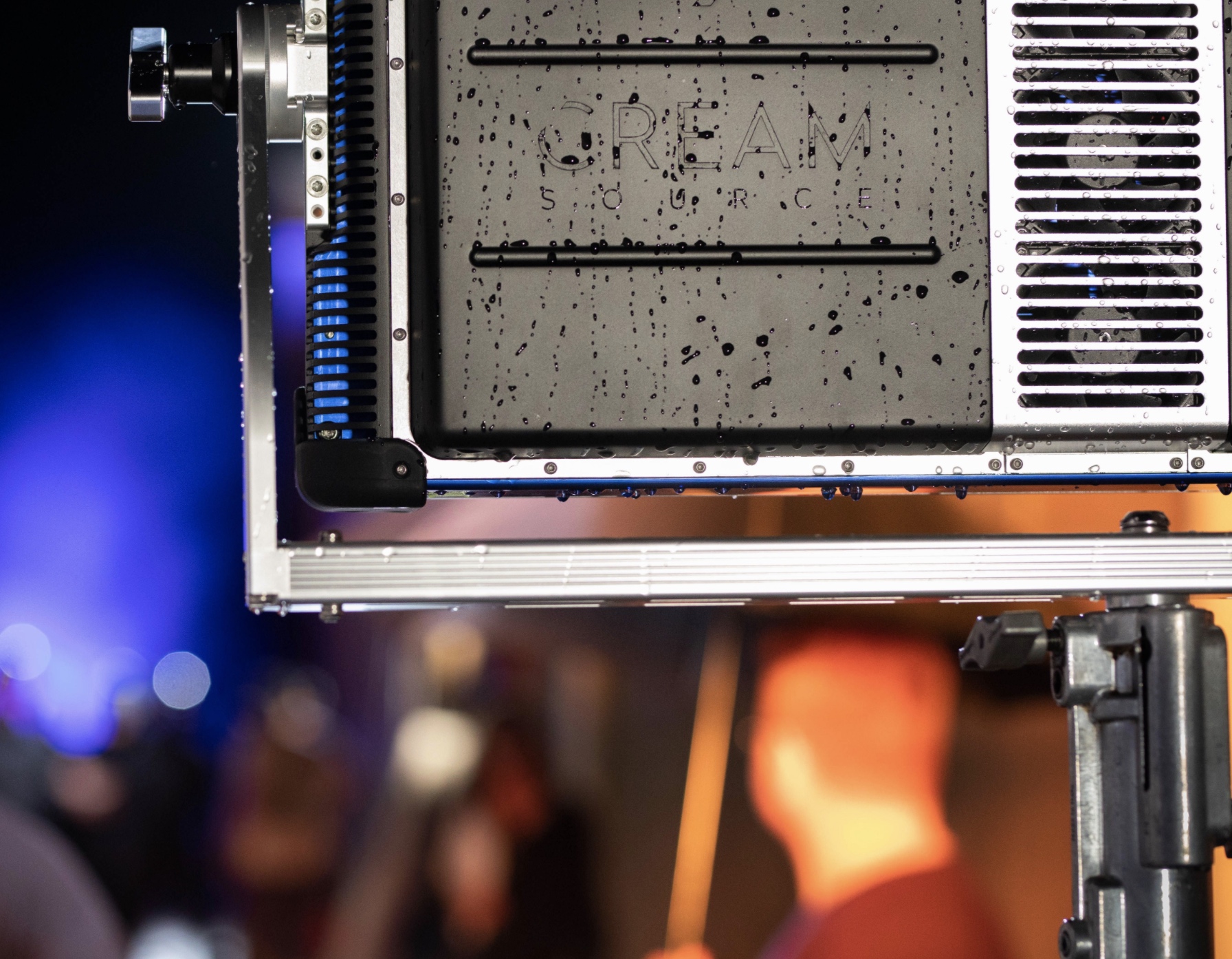 Creamsource Vortex8 RGBW 2x1 - Newsshooter