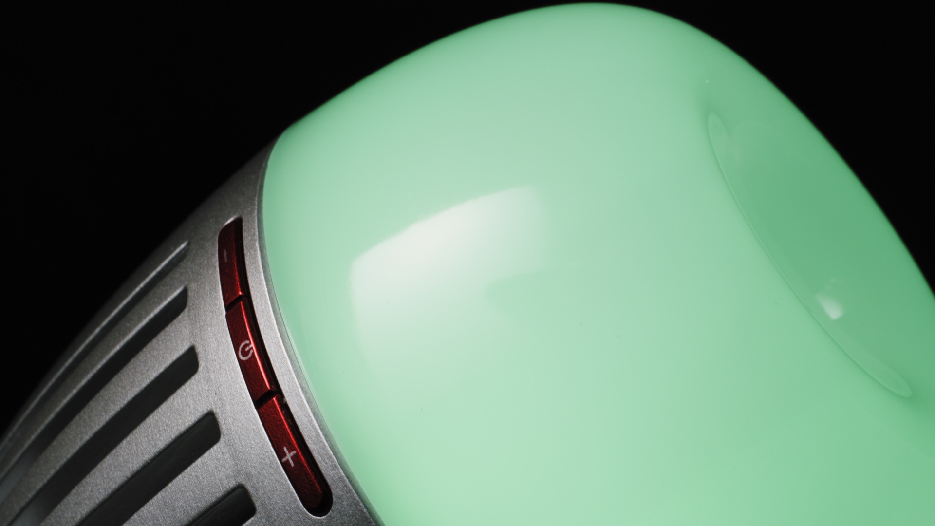 Aputure Accent B7c LED RGBWW bulb Review - Newsshooter