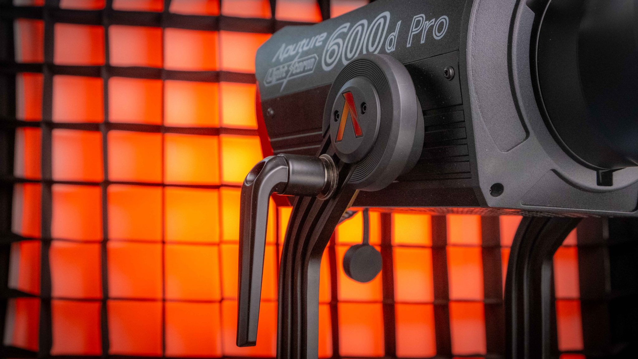 Aputure goes BRIGHT with the LS 600d Pro - Newsshooter