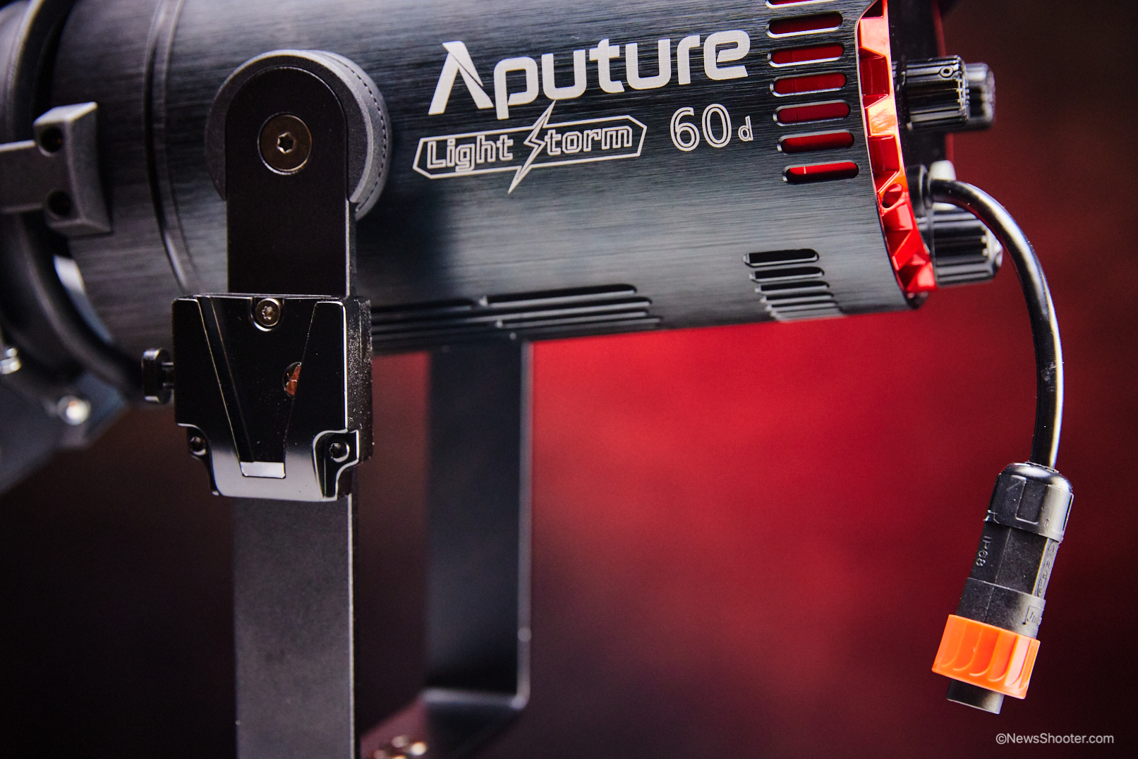 Review: Aputure Daylight LS 60d and Bi-Color LS 60x Lights - Newsshooter