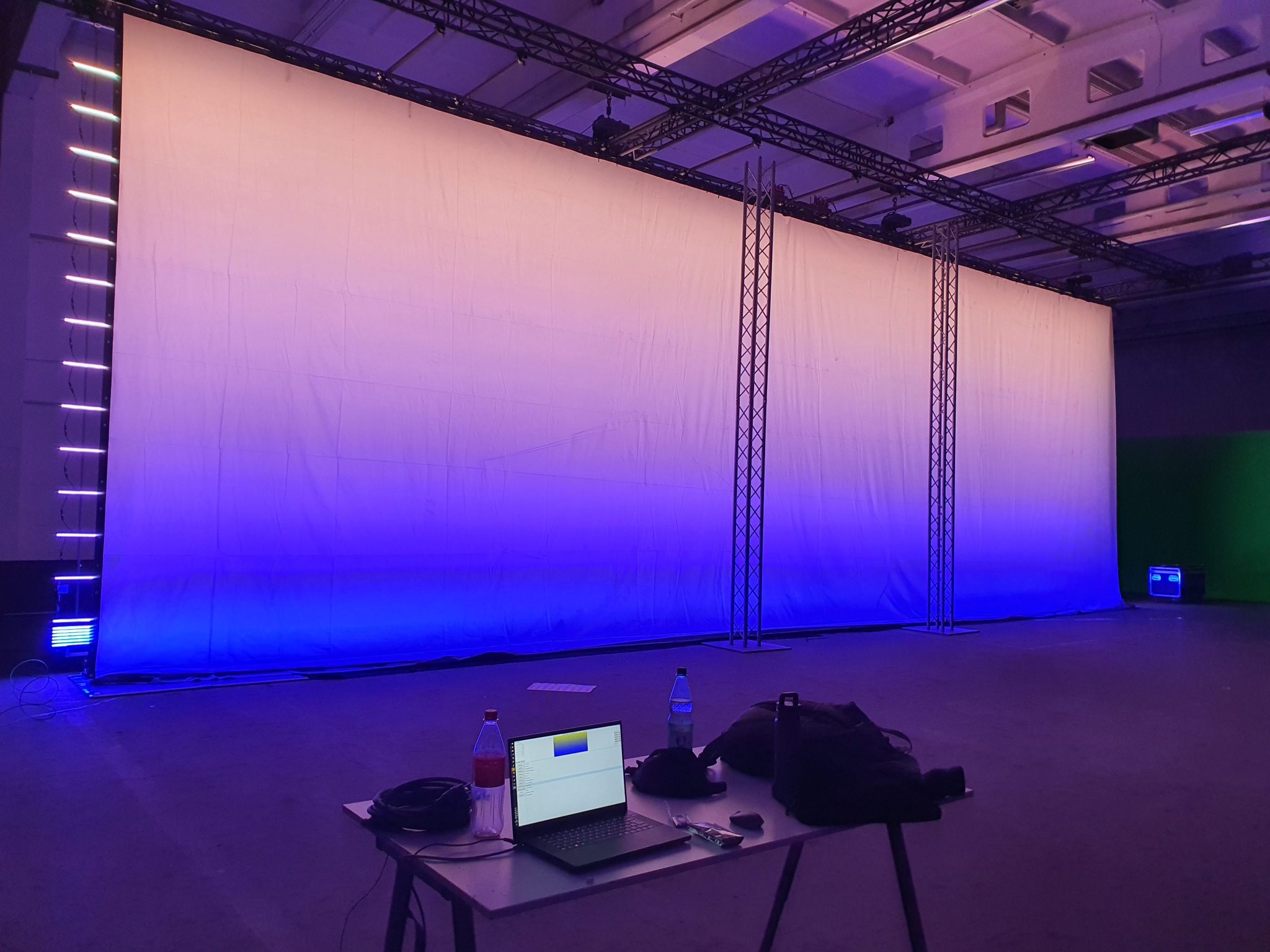 SUMOSKY– bridges the gap between static green screen & dynamic LED ...