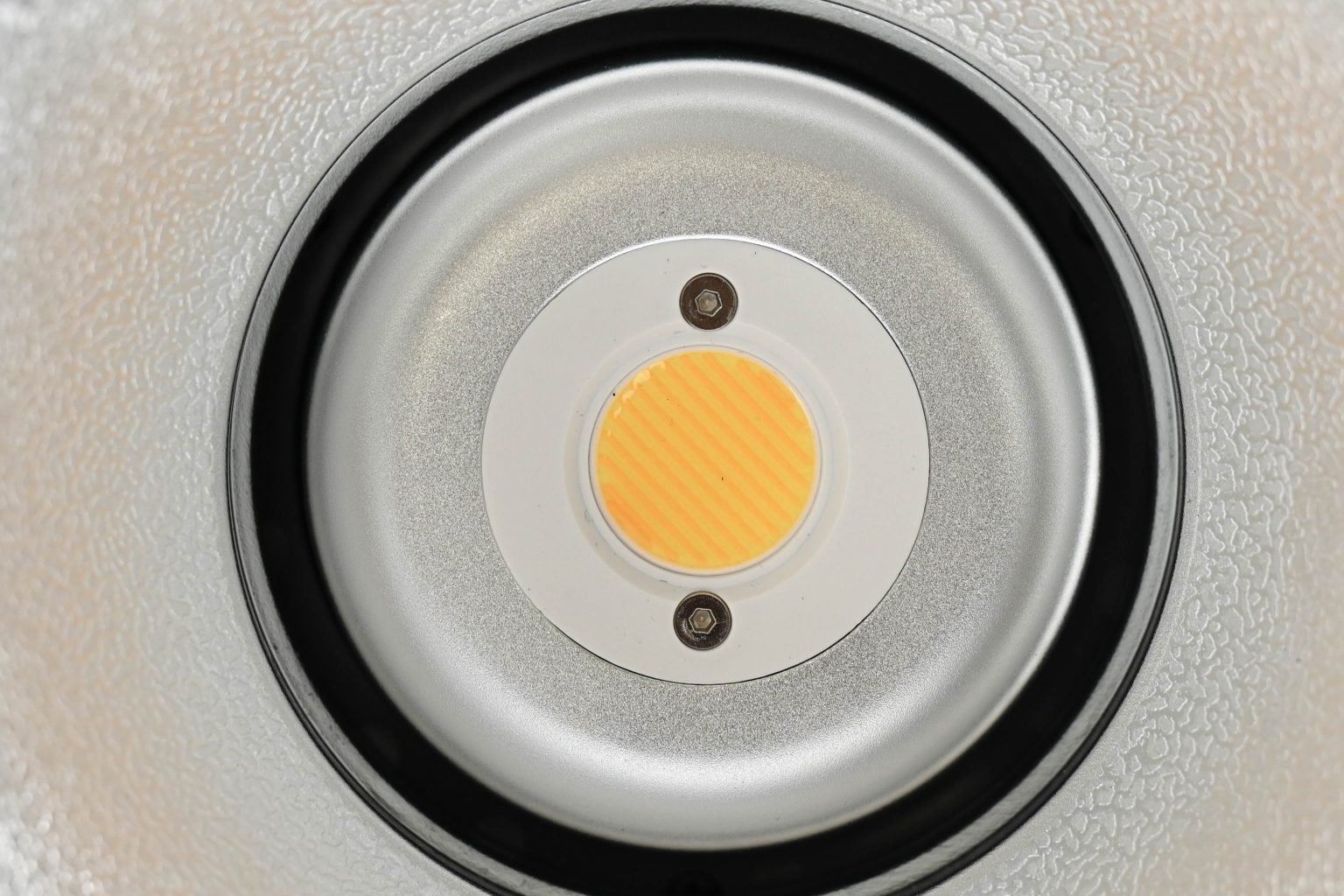 COLBOR CL100 Bi-Color COB LED Light Review - Newsshooter