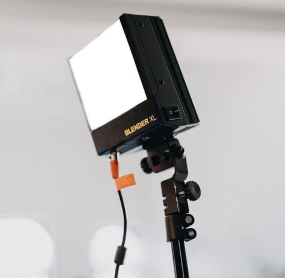 Lowel Blender XL - Newsshooter