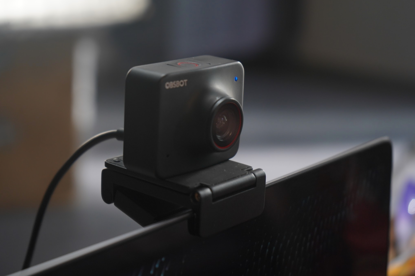 OBSBOT Meet- blur or replace your background - Newsshooter