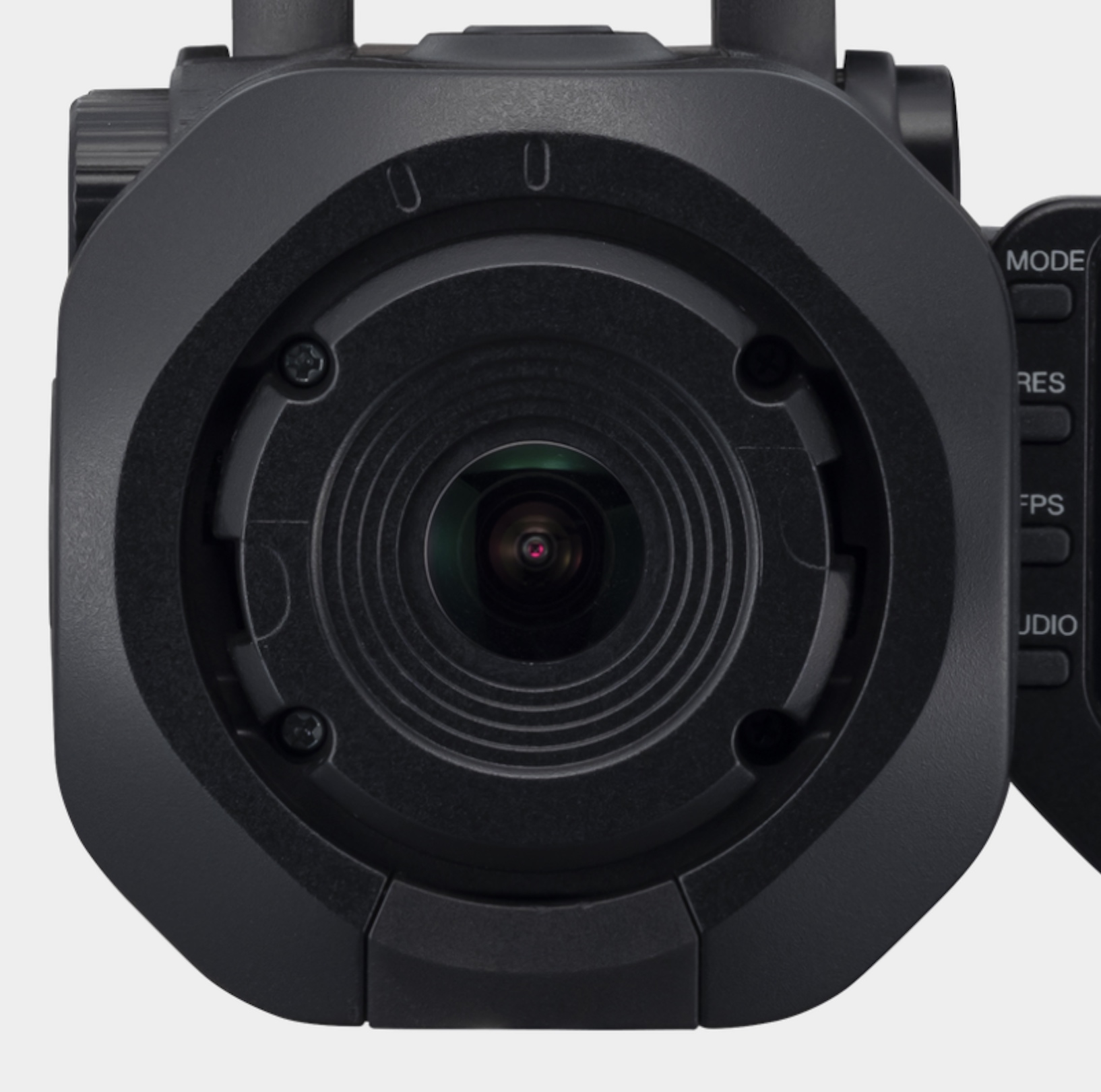 Zoom Q8n-4K Handy Video Recorder - Newsshooter