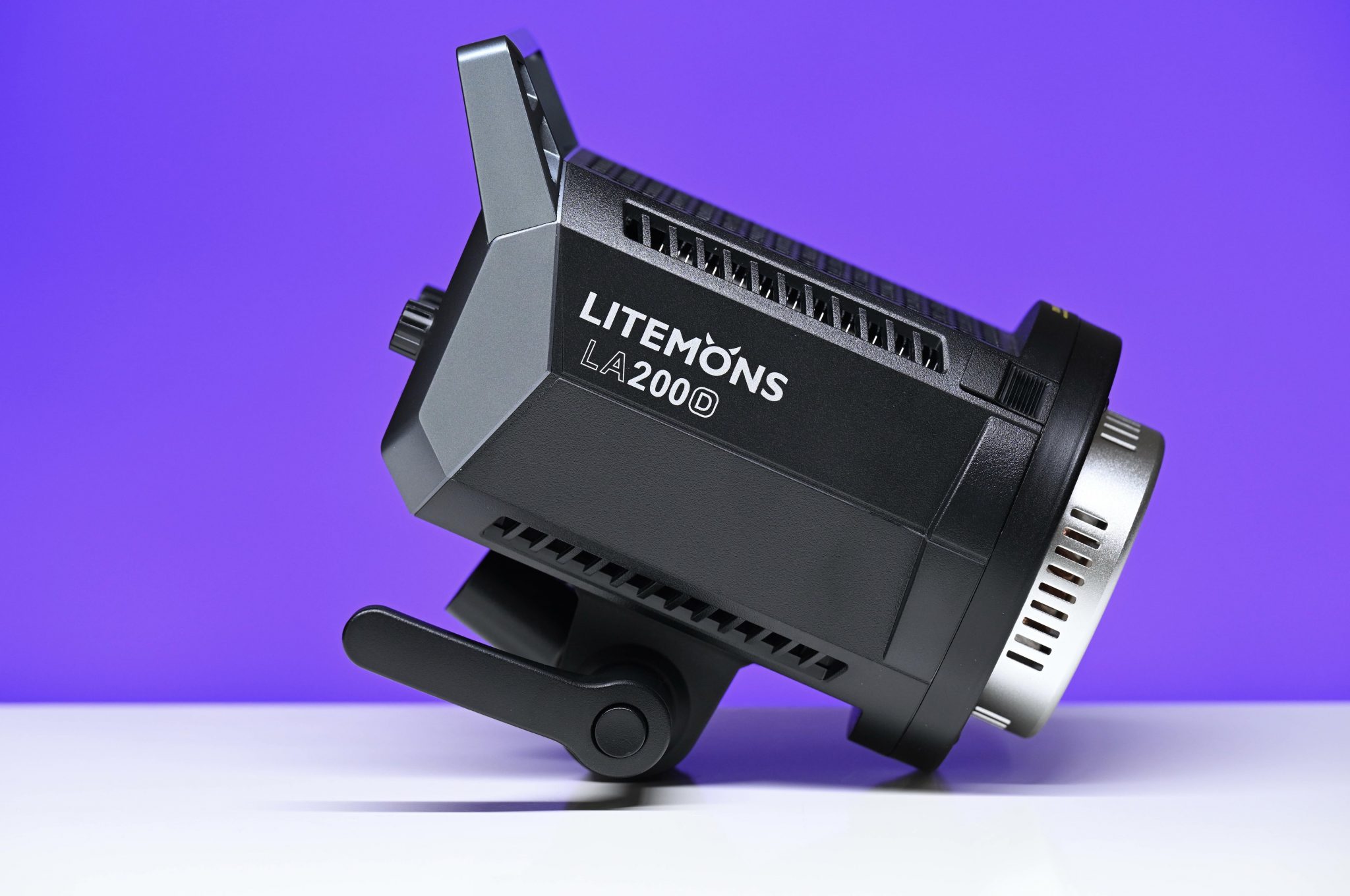 Godox Litemons LA150D & Litemons LA200D Review - Newsshooter