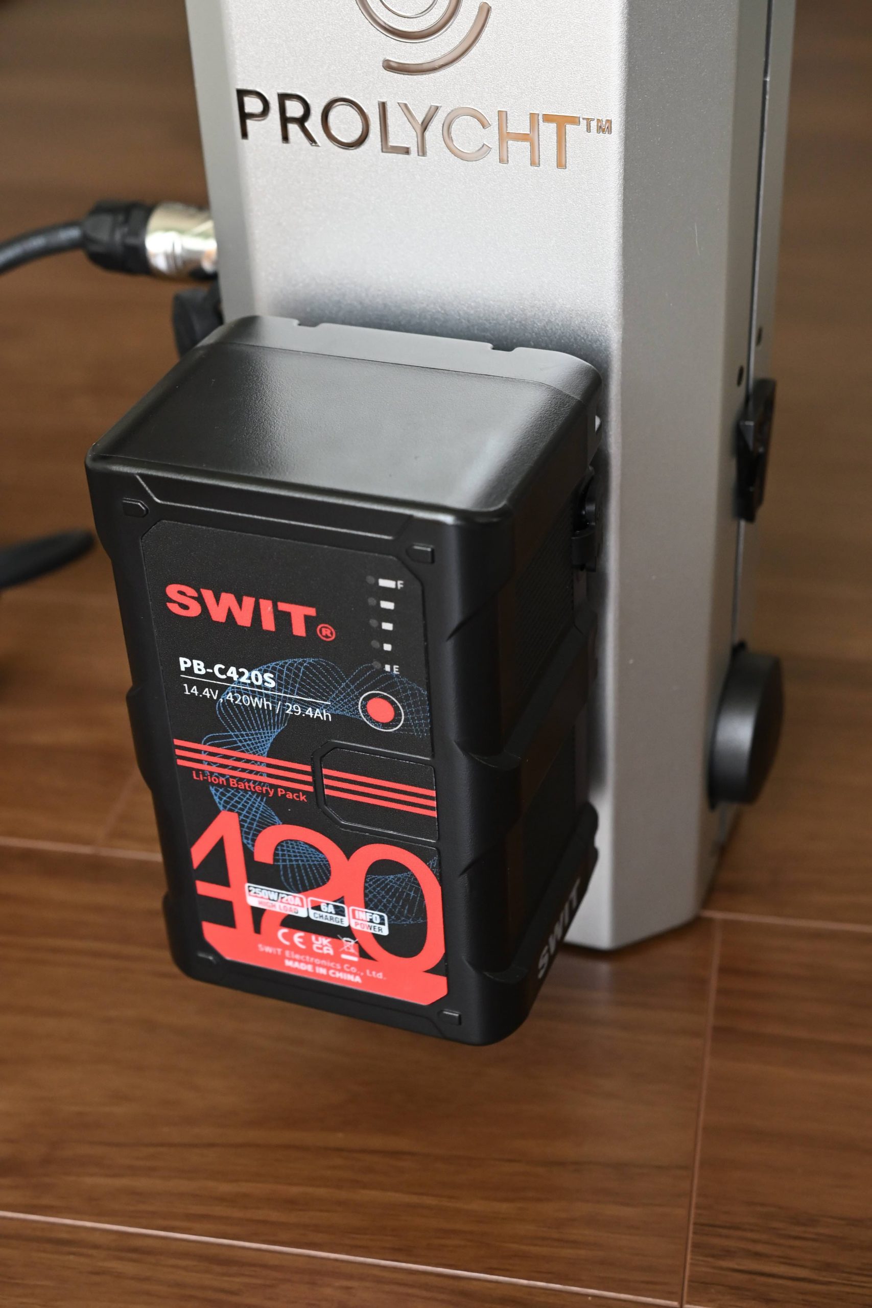 Swit PB-C420S 420Wh V-Lock Battery Review - Newsshooter