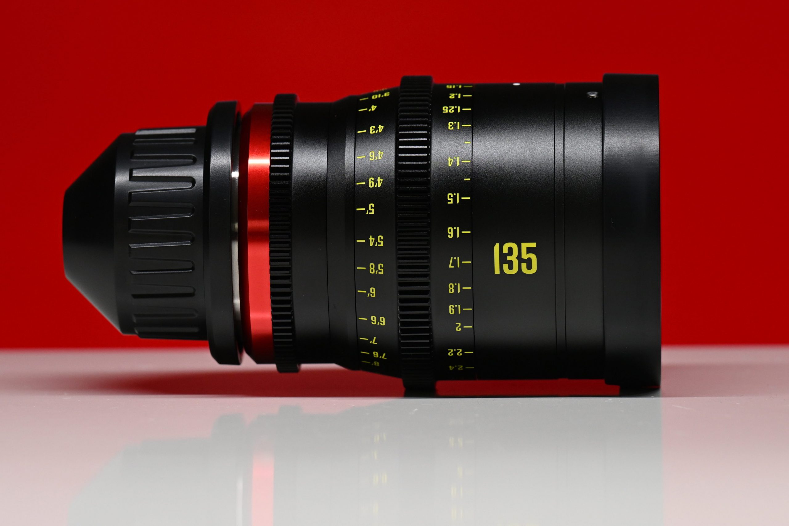 Meike 135mm T2 4 FF Cine 02 - Newsshooter