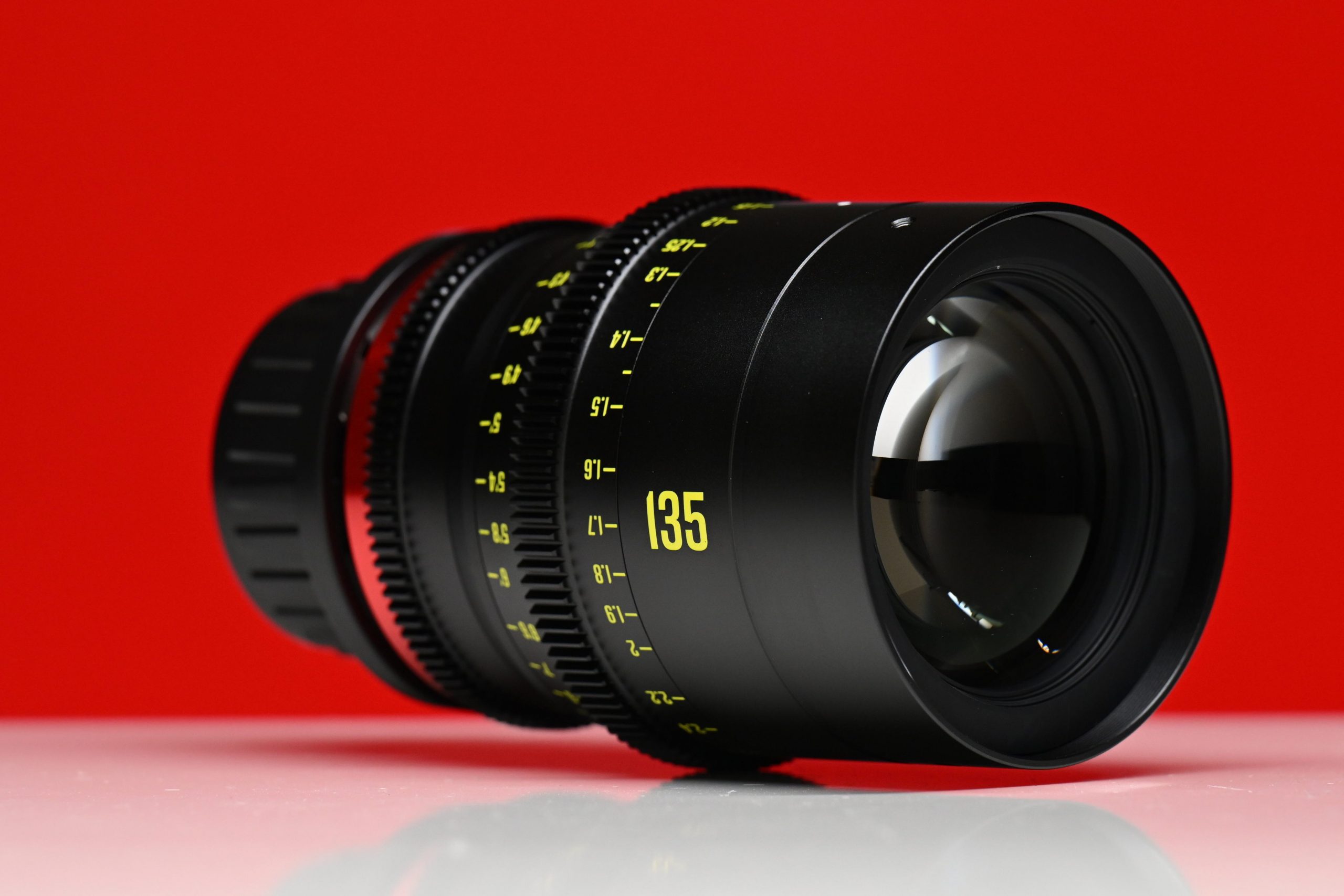 Meike 135mm T2 4 FF Cine 05 - Newsshooter