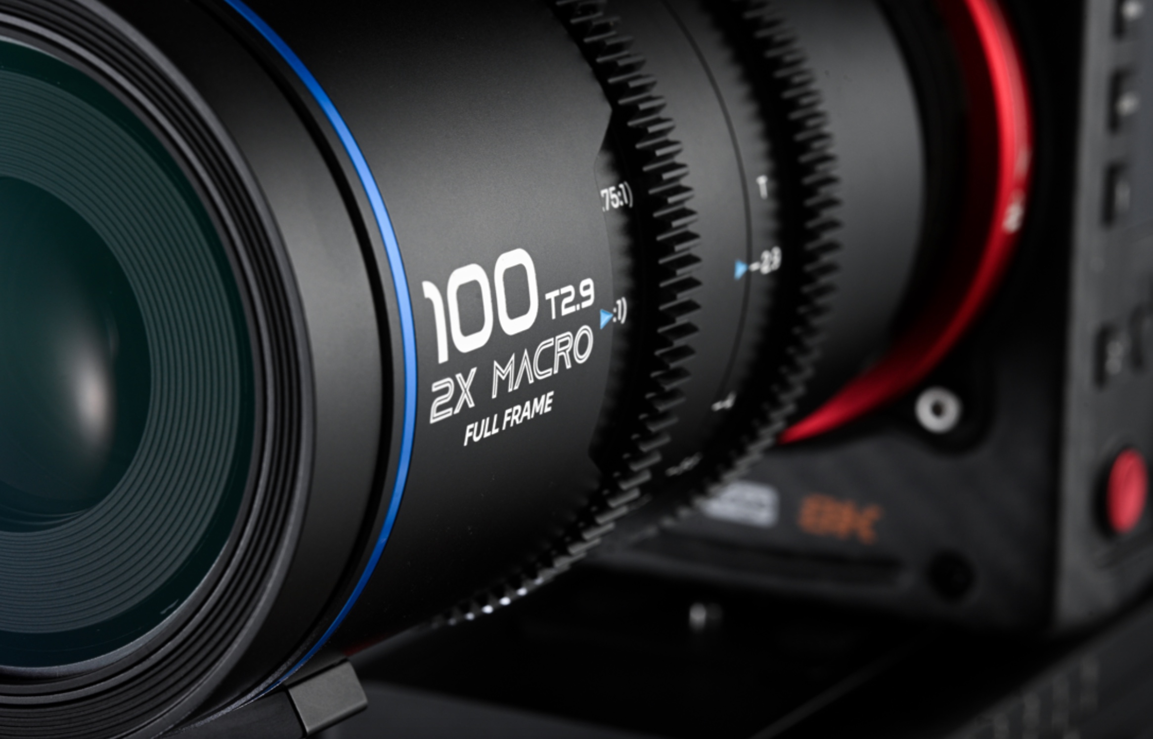Laowa 65mm T2.9 2X Macro APO Cine (S35) & 100mm T2.9 2X Macro APO Cine ...