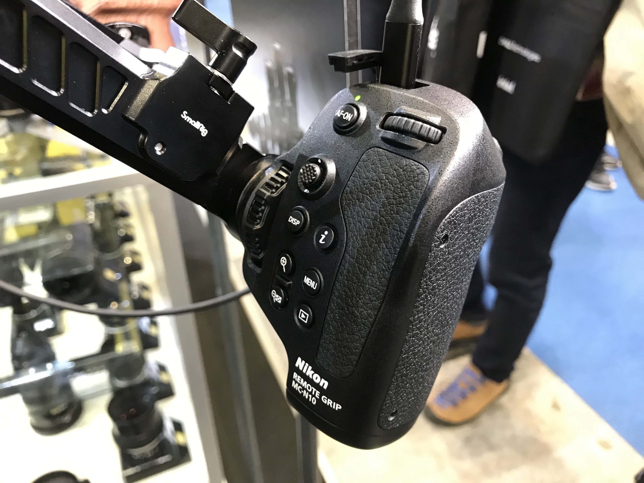 Nikon MC-N10 Remote Grip First Look - Newsshooter