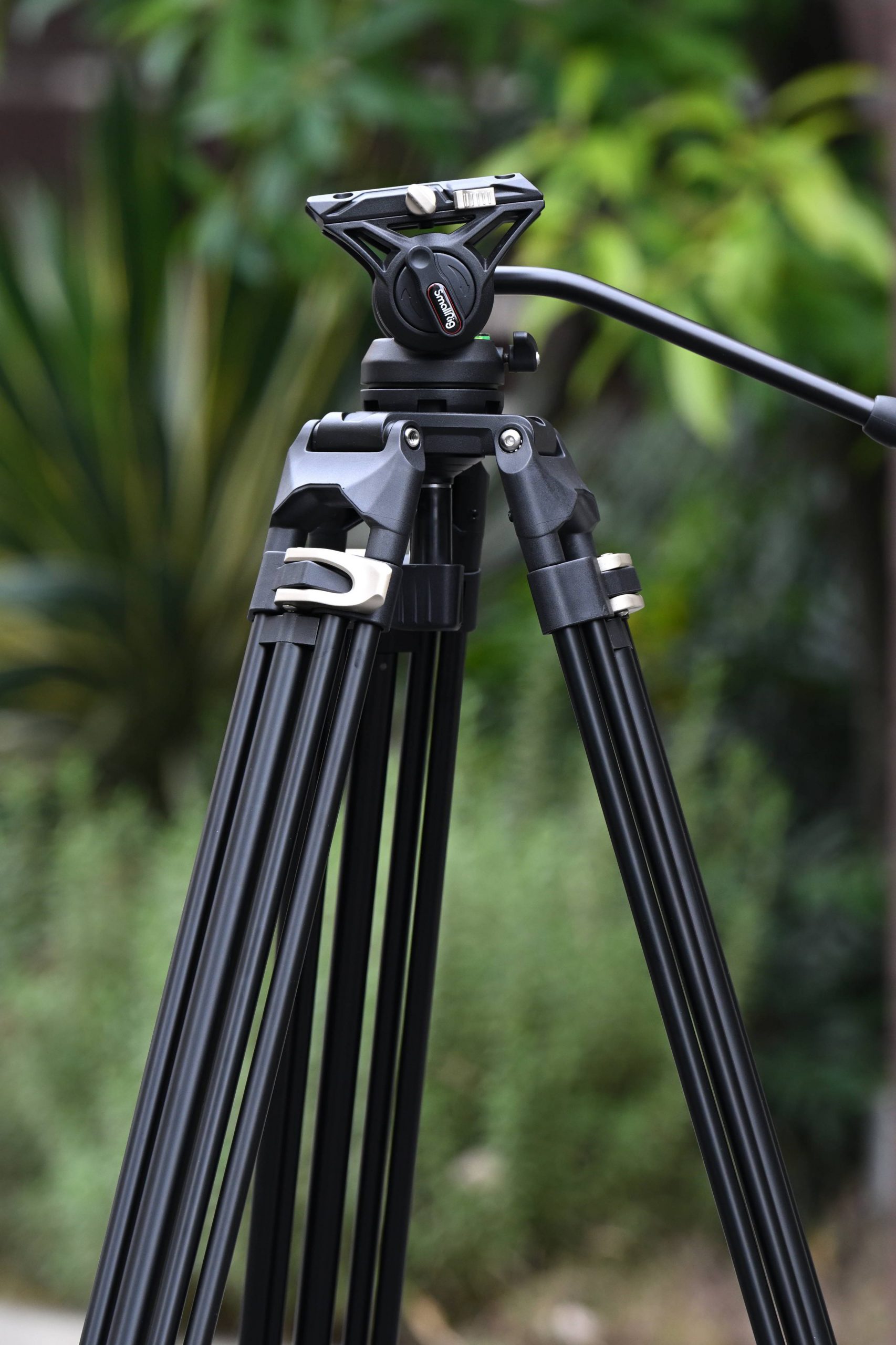 SmallRig Heavy-Duty Fluid Head Tripod Review - Newsshooter