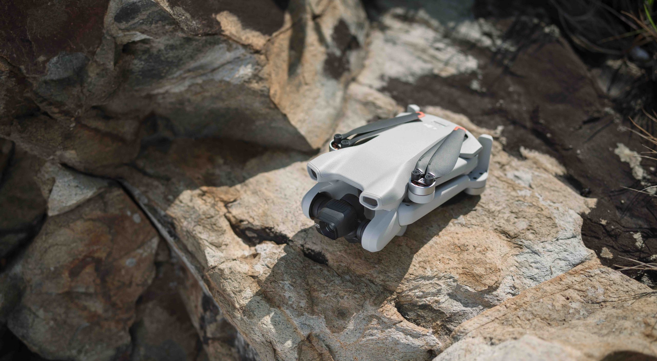 DJI Mini 3 Outdoor KV Standalone folded 1 of 2 - Newsshooter