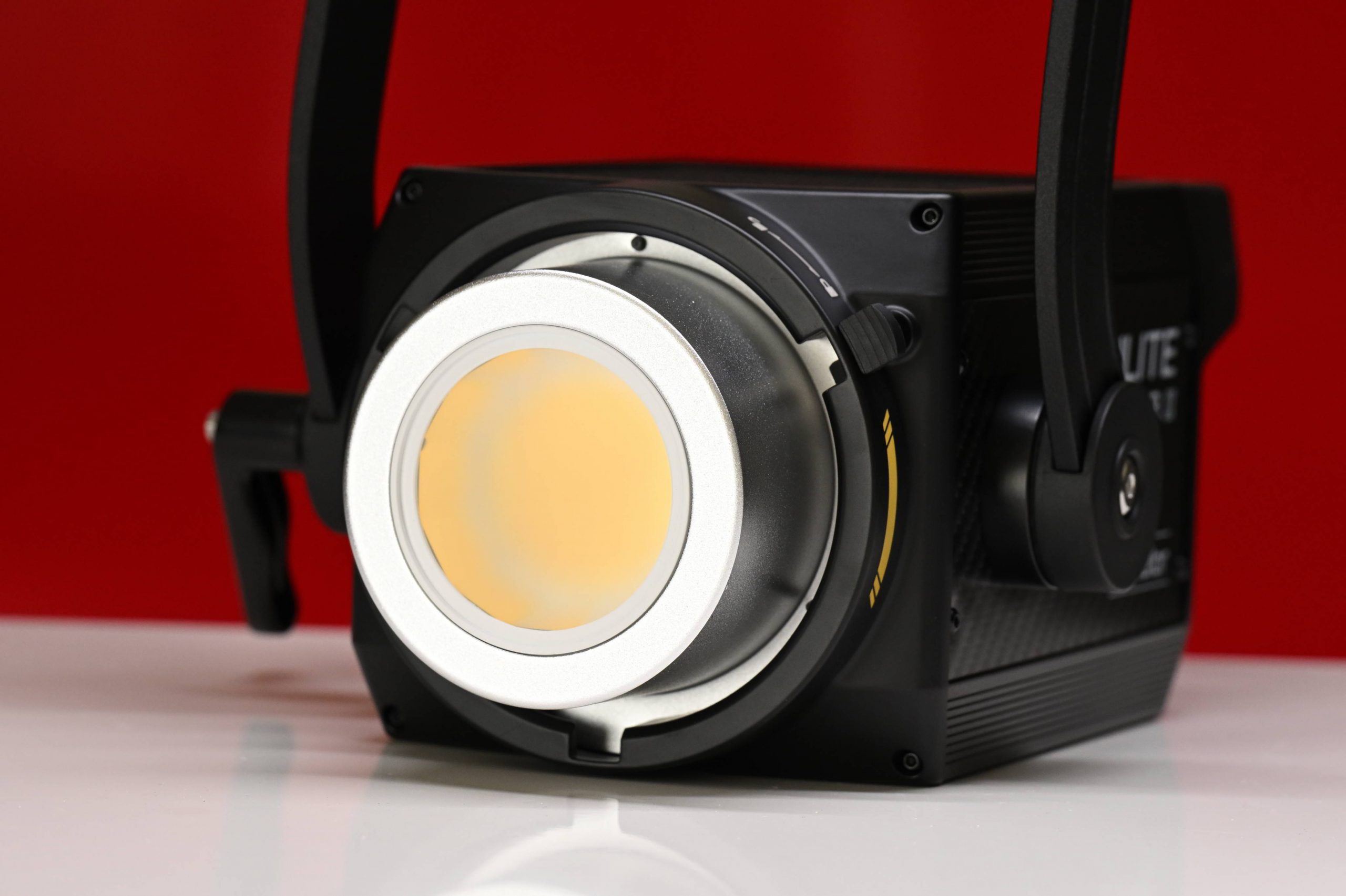 Nanlite Forza 300B II 16 - Newsshooter