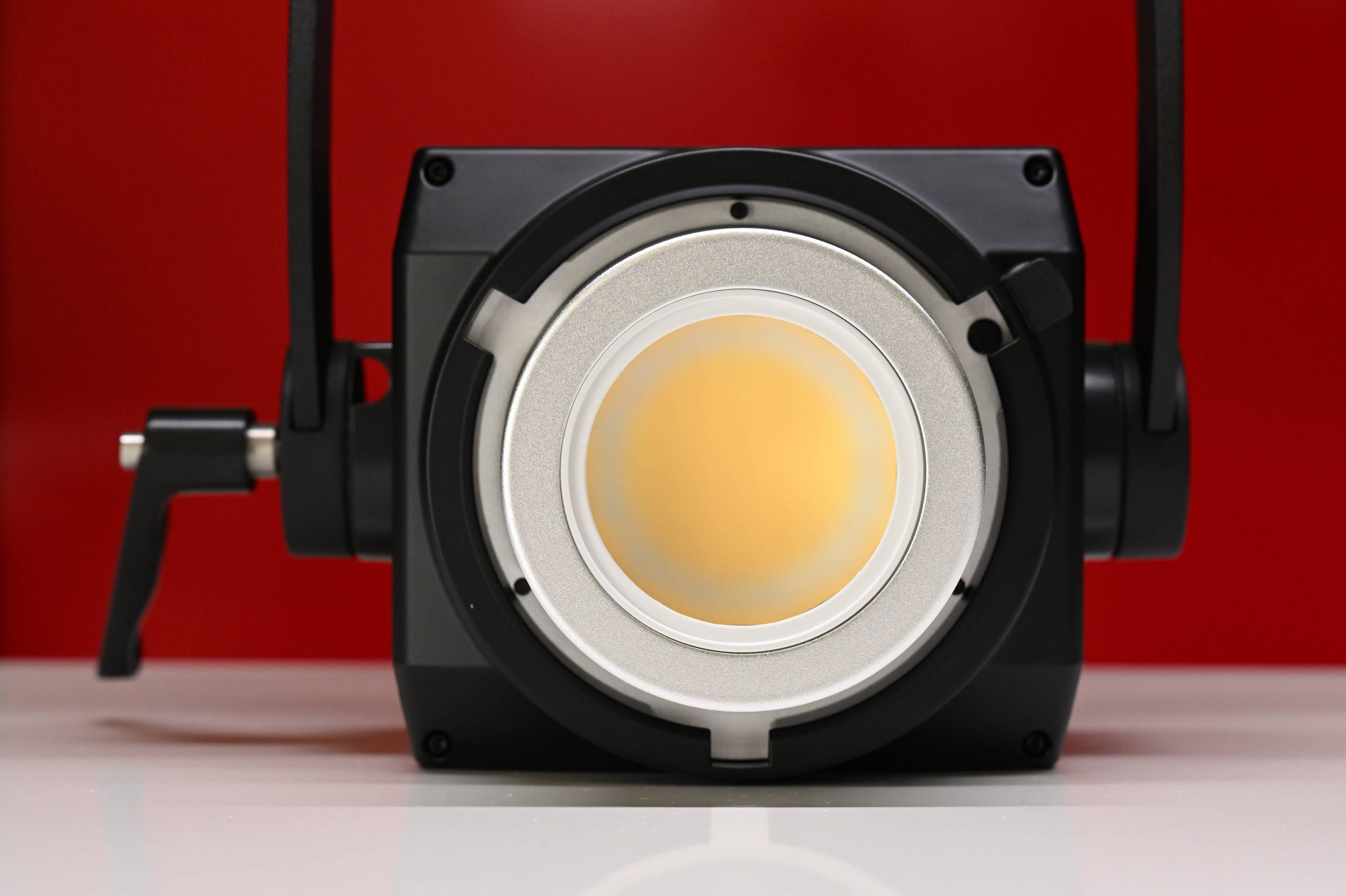 Nanlite Forza 300B II 19 - Newsshooter